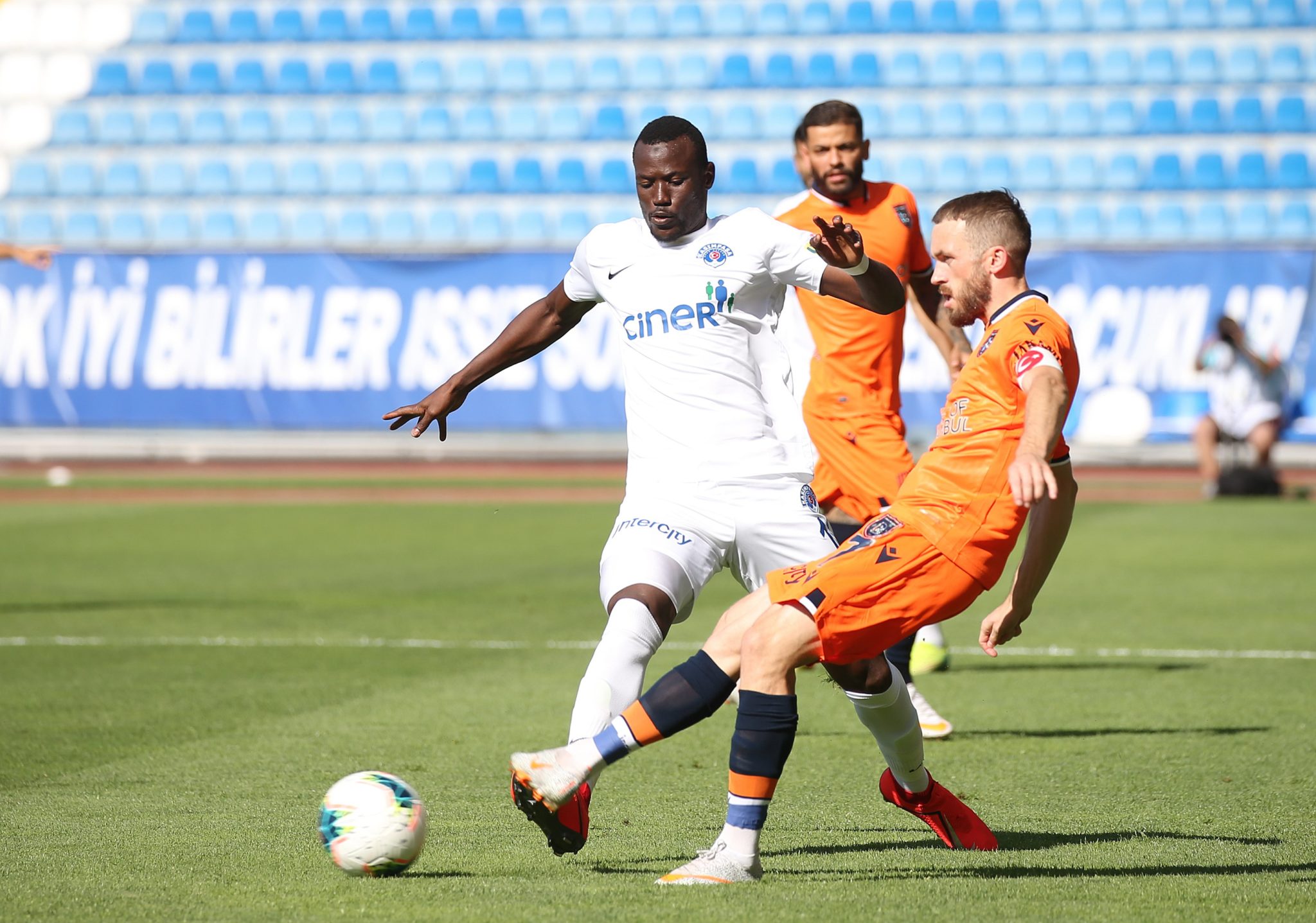 Turquie : Kasımpaşa domine les nouveaux champions, Mame Baba Thiam ...