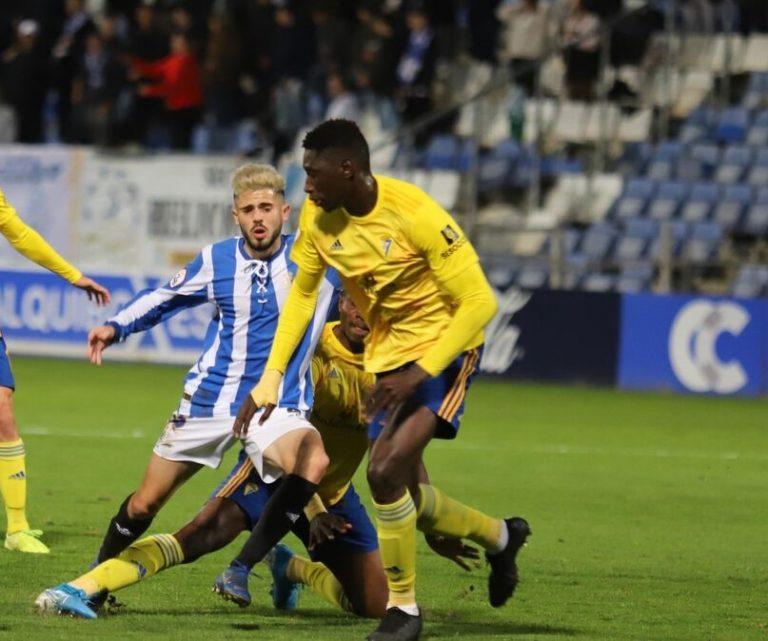 Son dossier actuellement au TAS, Momo Mbaye débute avec l'équipe ...