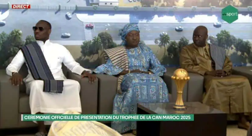 CAN 2025 : Le trophée présenté à la Nation au stade Léopold Sédar ...